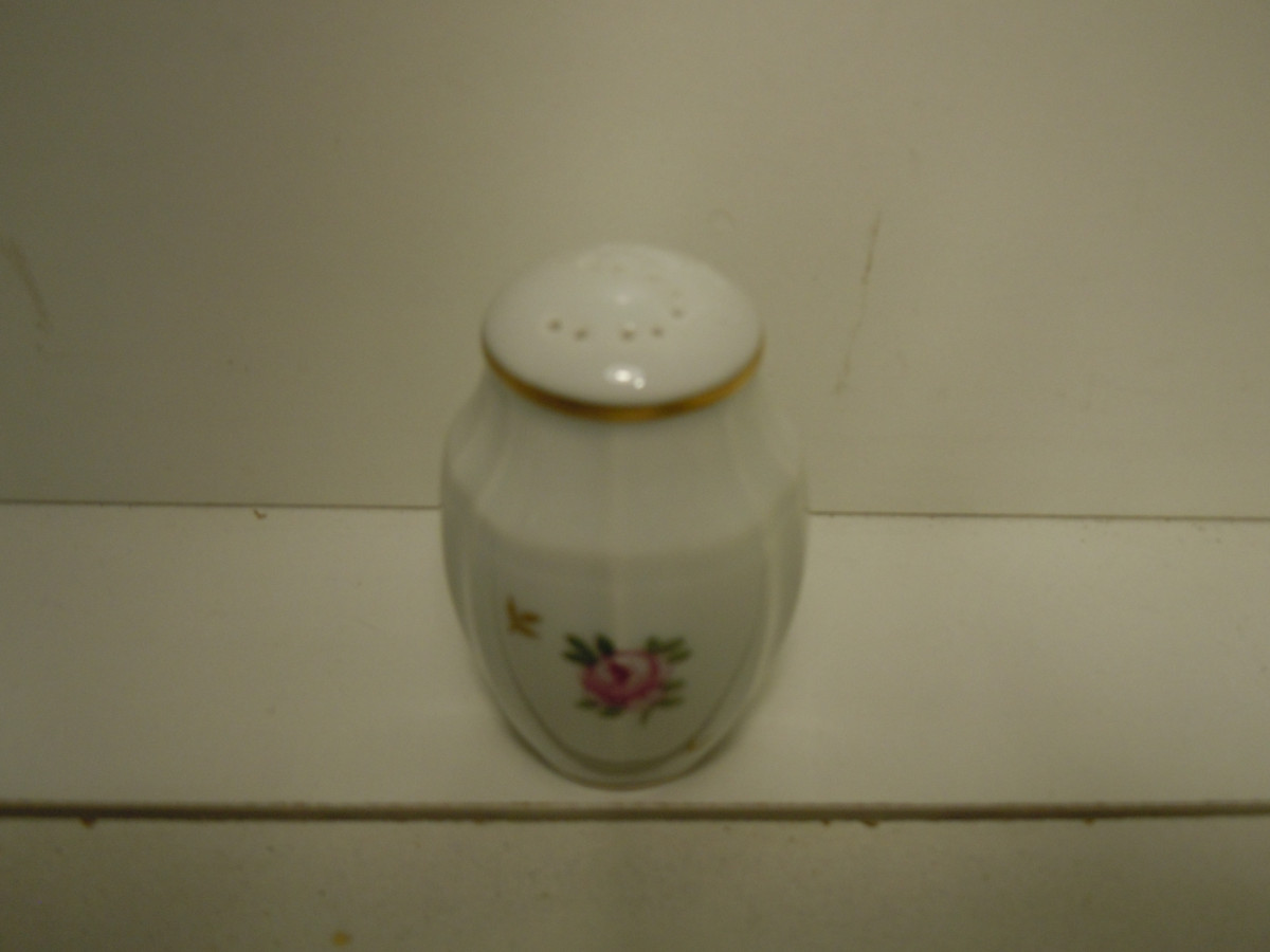 541/52a Saltbøsse 1.sort. - Saksisk Blomst Hvid - Herli-ting.dk